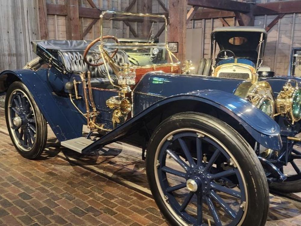 October Car of the Month: 1910 Oldsmobile… | Gilmore Car Museum